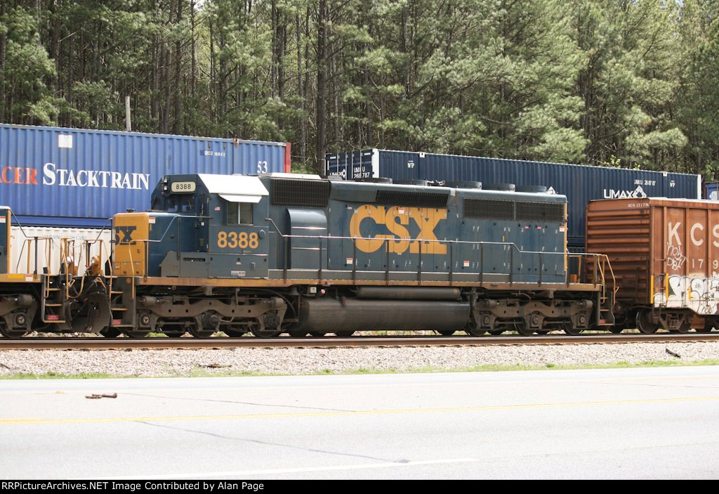 CSX SD40-2 8388